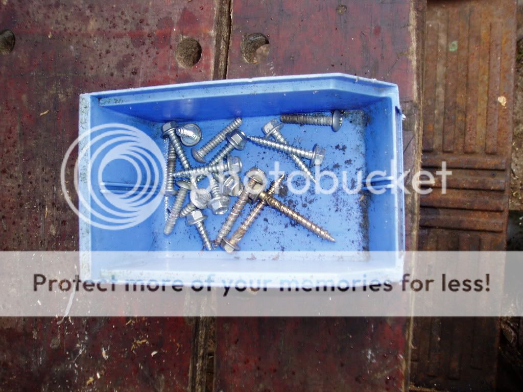 How to make a doe box out of two 1000lt plastic containers. | The ...